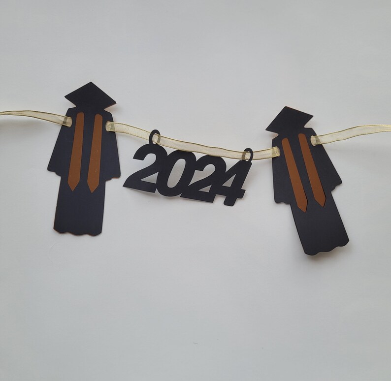 Graduation Robe 2024 Banner SVG, DIY Cut Digital Files for Cricut ...