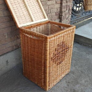 Square willow basket with a lid laundry basket of vines | Etsy