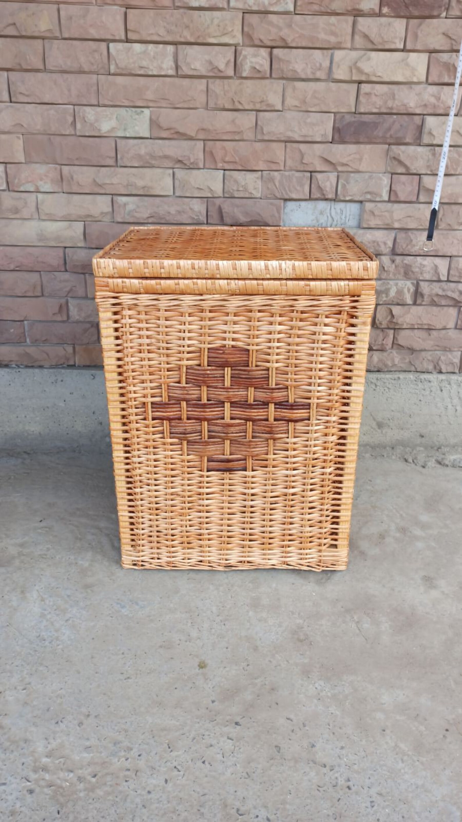 Square willow basket with a lid laundry basket of vines | Etsy