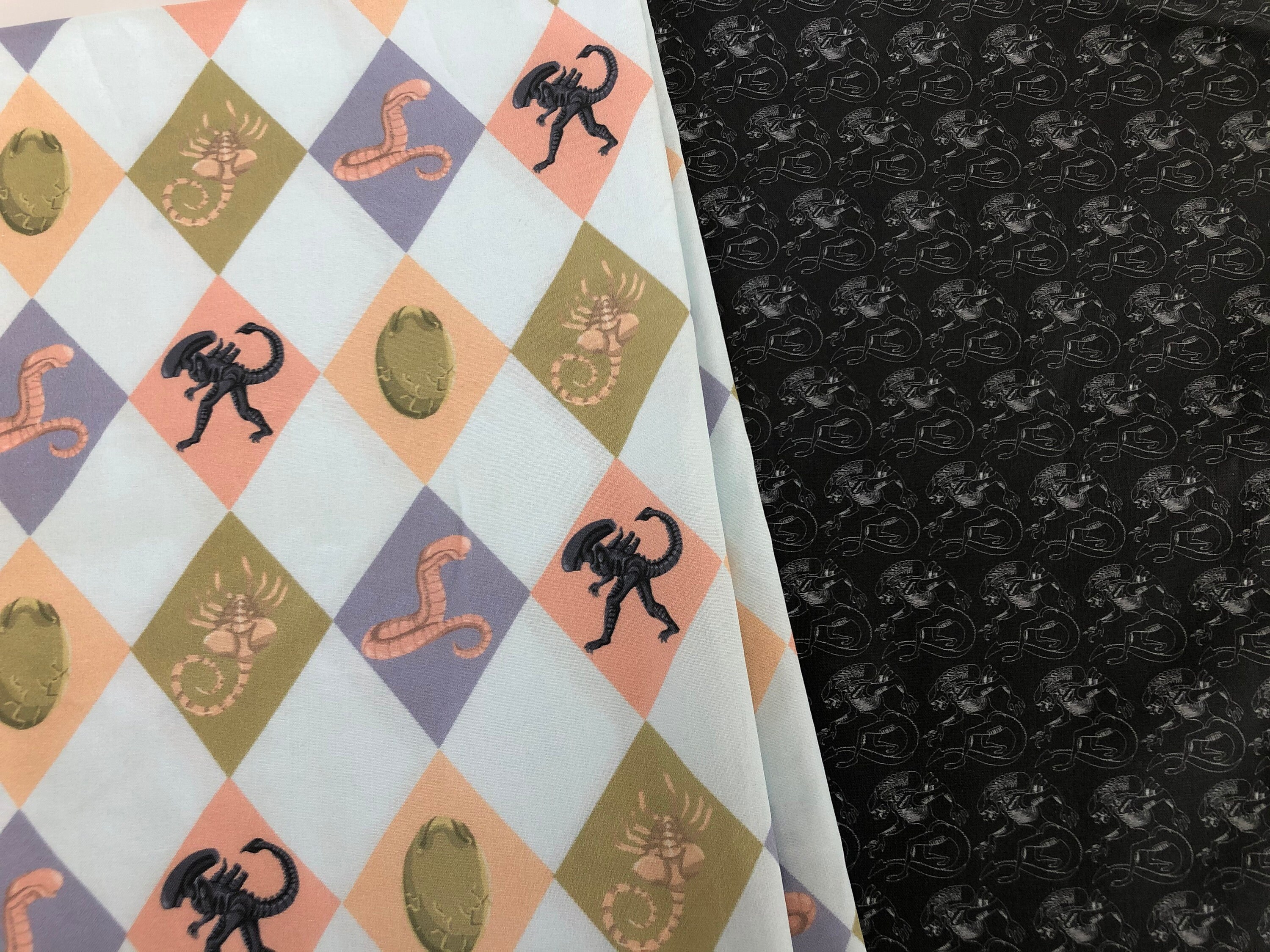 Aliens Argyle and Xenomorph Fabric Cotton Face Mask With Wire - Etsy