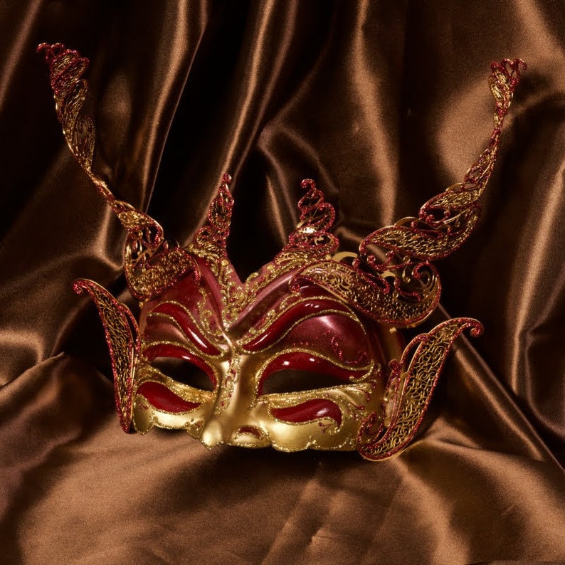Devil. Venetian Mask in Papier-mâché, Made in Artisan Form. Decorated ...