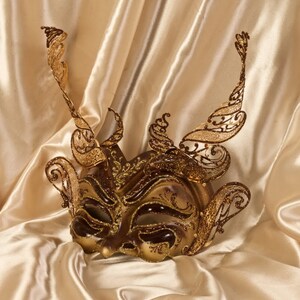 Devil. Venetian Mask in Papier-mâché, Made in Artisan Form. Decorated ...
