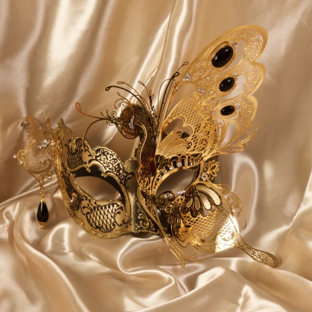 Winged Mask in Papier-mâché, Made by Hand. Decorated With Fine ...