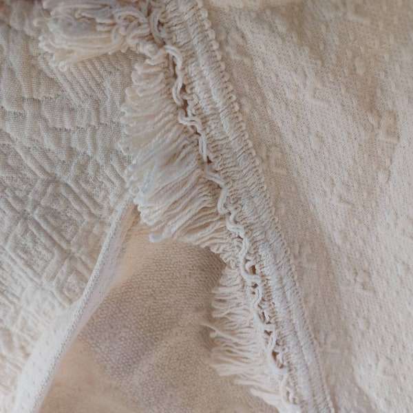 Martha Washington Bedspread - Etsy