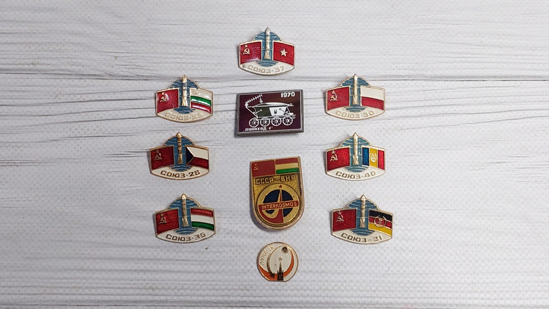 10 Soviet Union Space Badges. - Etsy