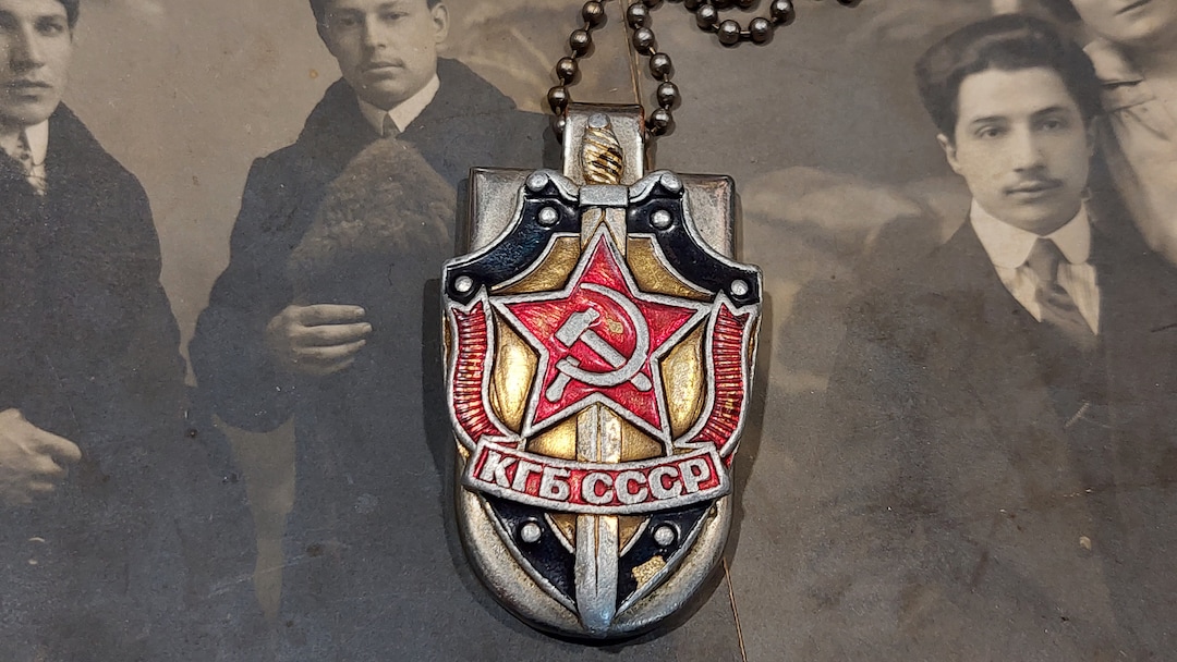 Badge of the KGB of the USSR From the 90s - Etsy