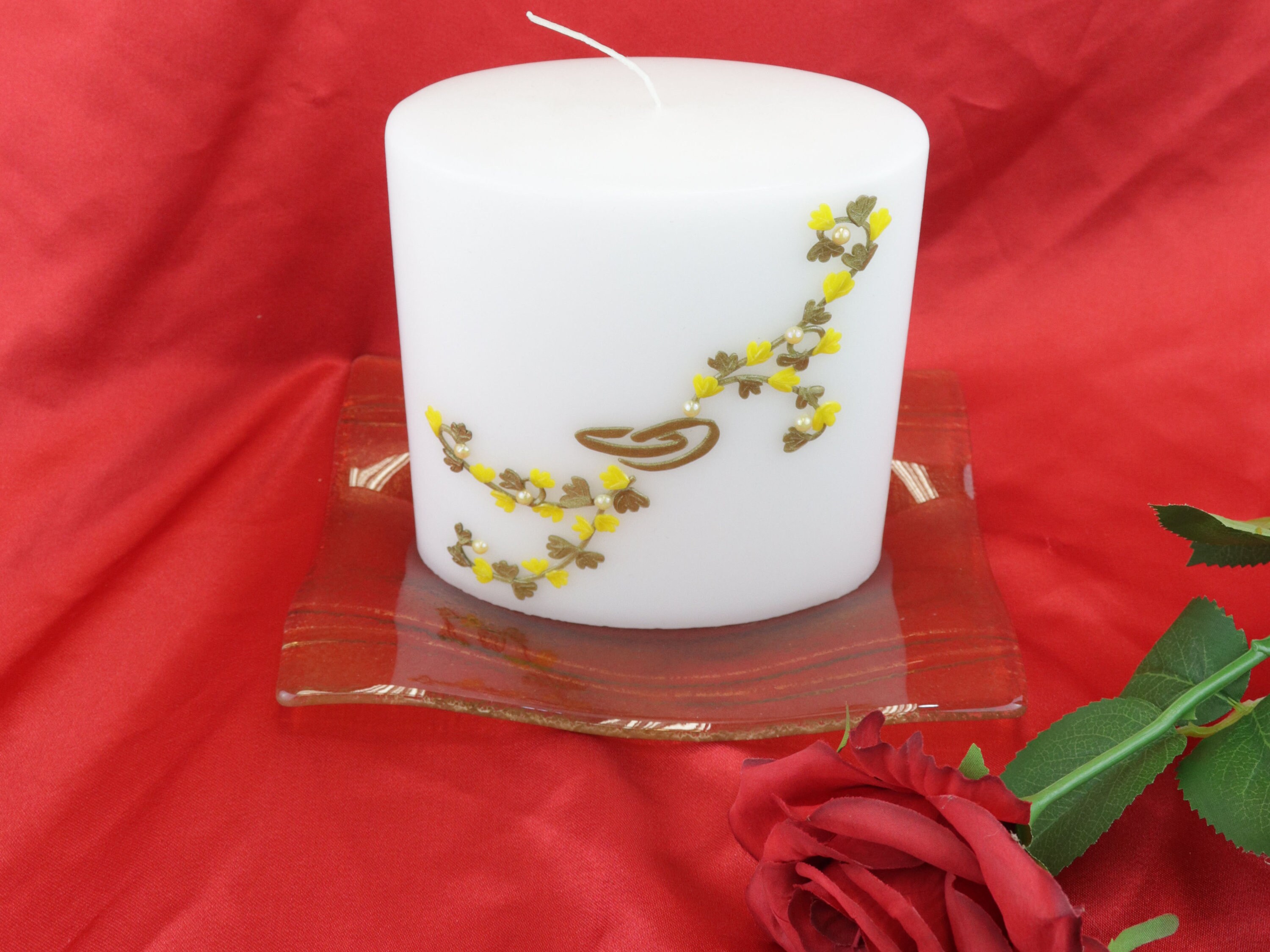 White Wedding Candle With Flower Tendril, Oval Shape Candle, Yellow ...