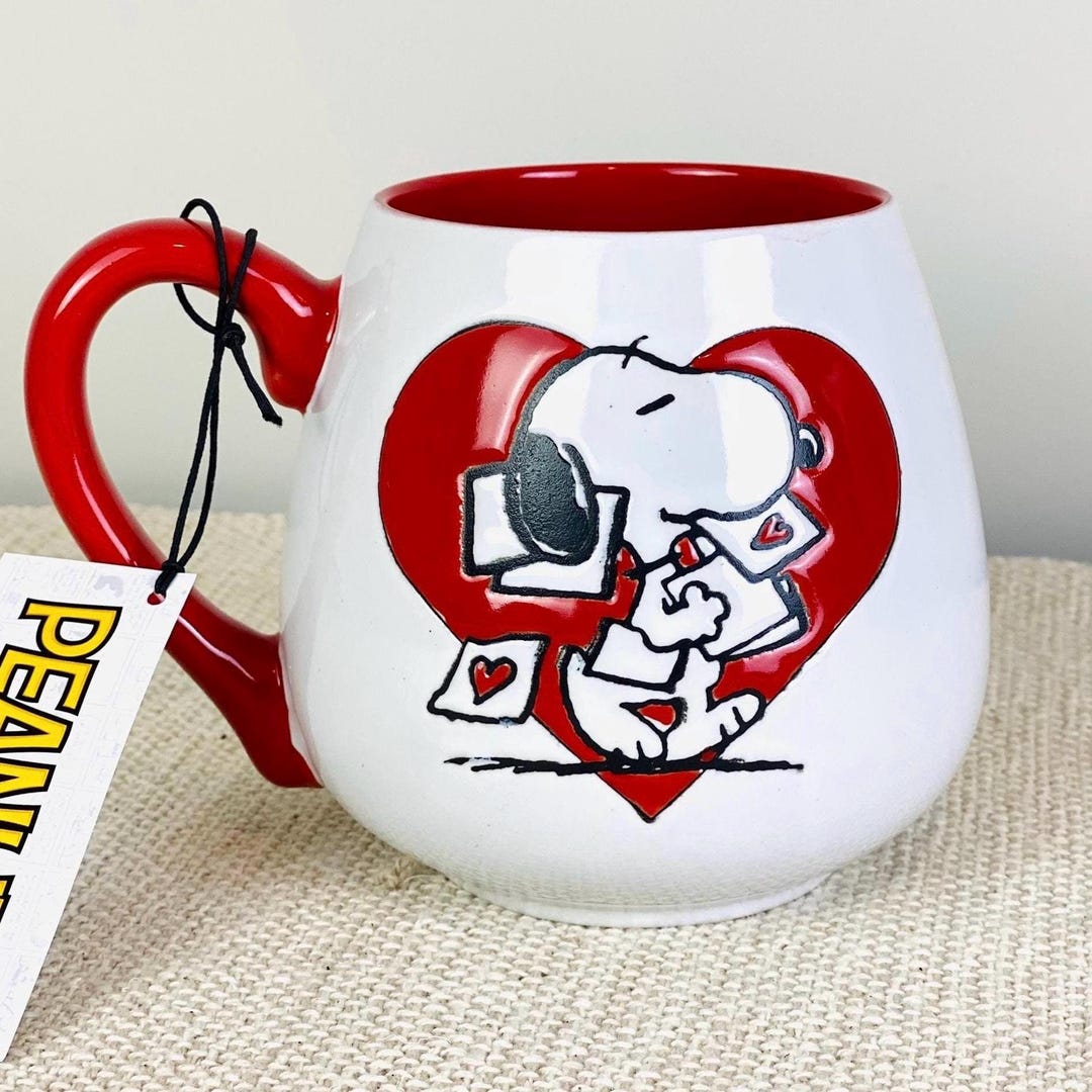 Peanuts Heart & Snoopy Letters Red and White Round Mug - LOVE Mother’s ...