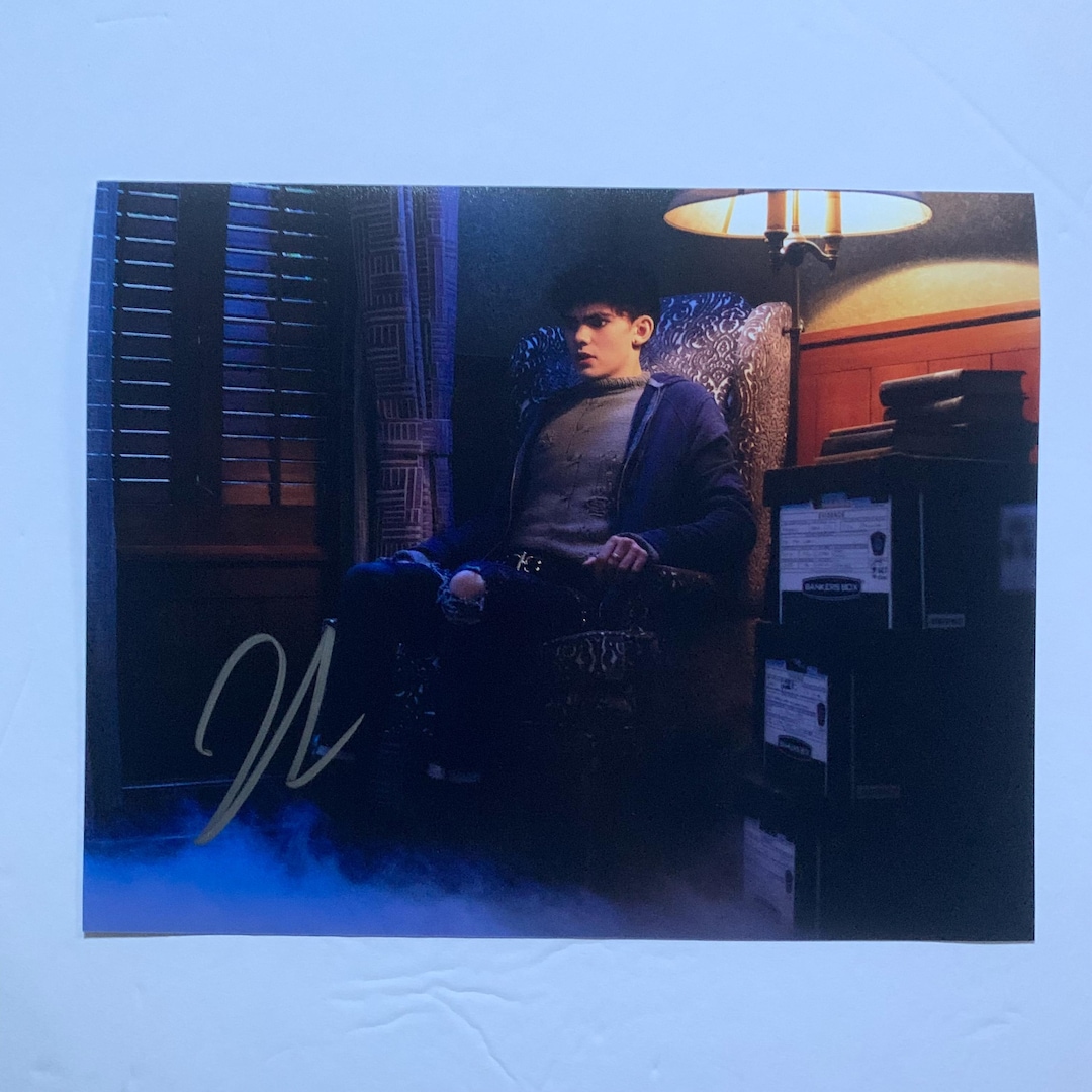 Joe Locke Signed Age of Agatha Marvel Heartstopper LGBTQ 8x10 Photo - Etsy