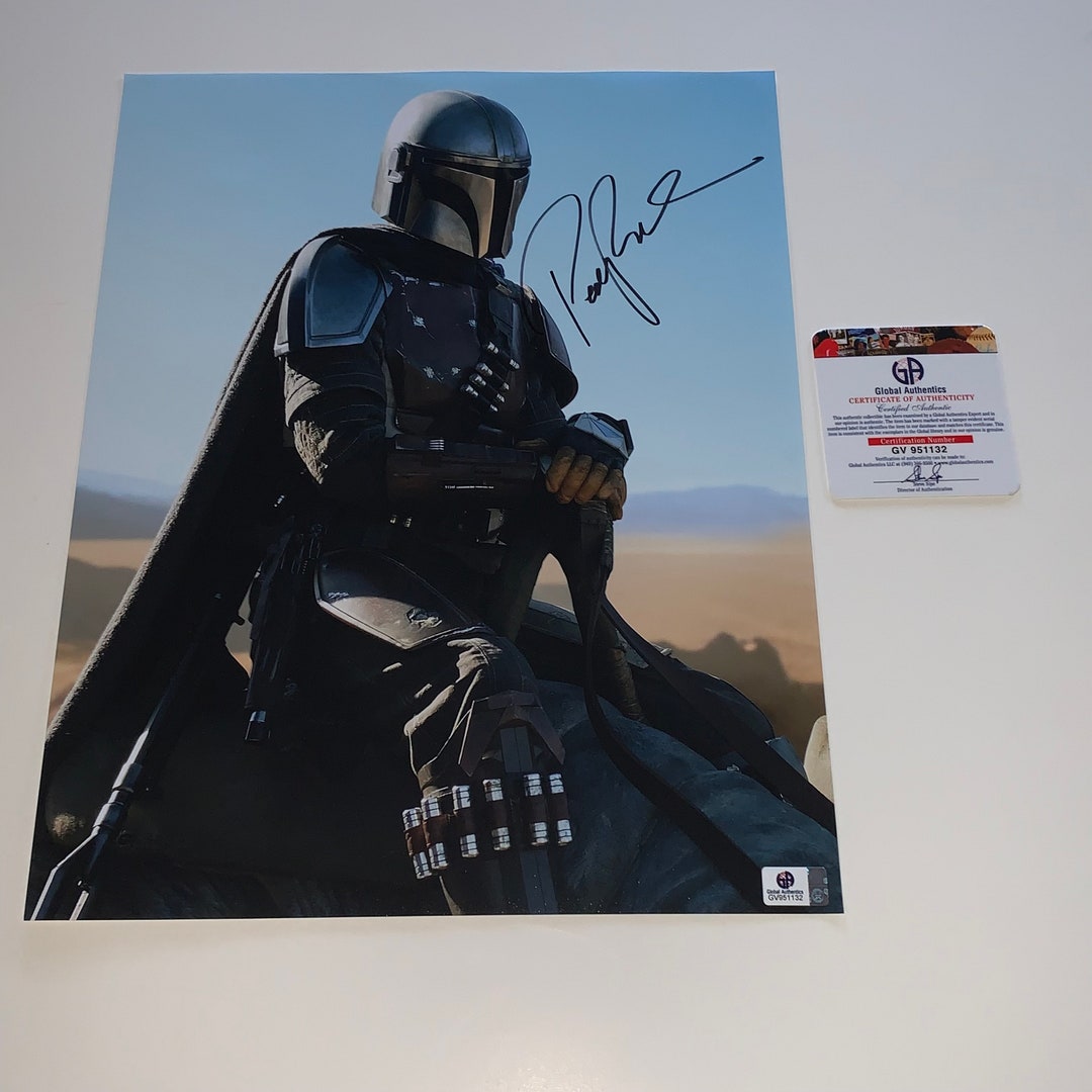 Pedro Pascal Signed Star Wars Mandalorian 11x14 Photo With Global ...