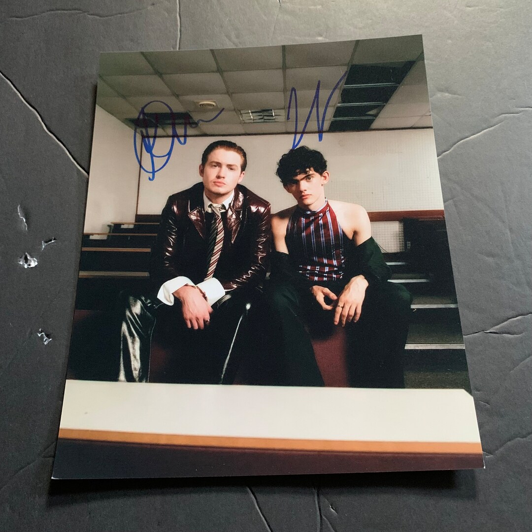 Joe Locke and Kit Connor Signed Heartstopper LGBTQ 8x10 Photo - Etsy