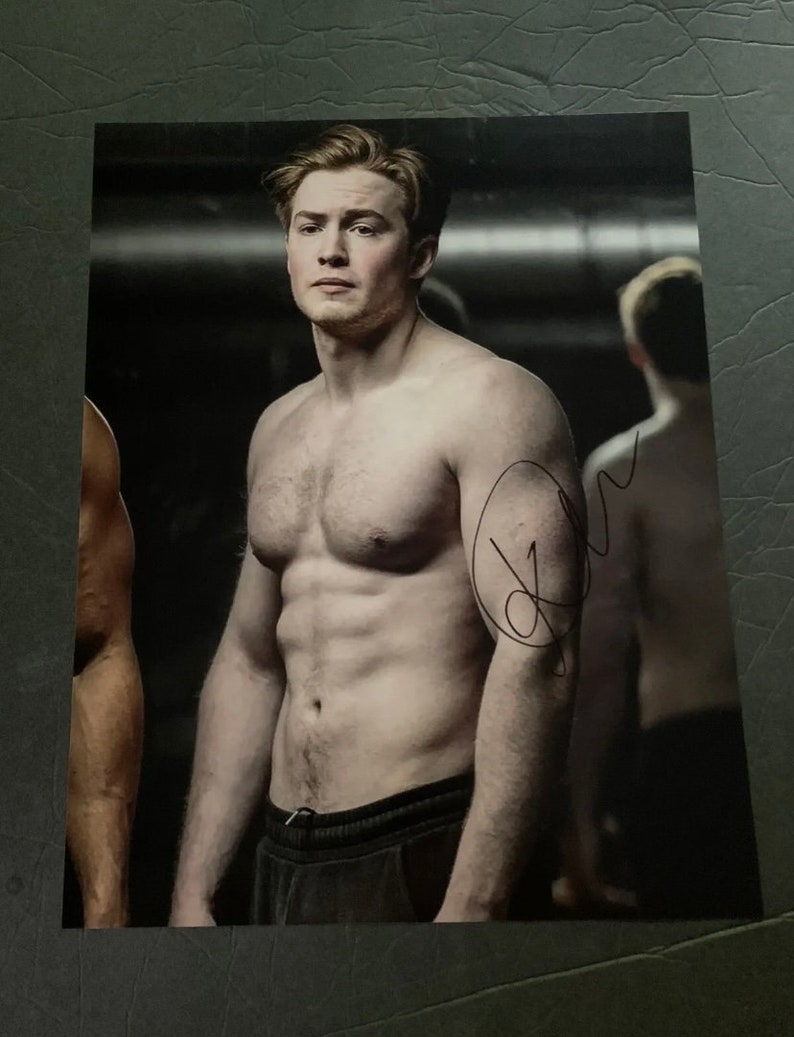Kit Connor Signed Heartstopper Shirtless Gym LGBTQ 11x14 Photo - Etsy