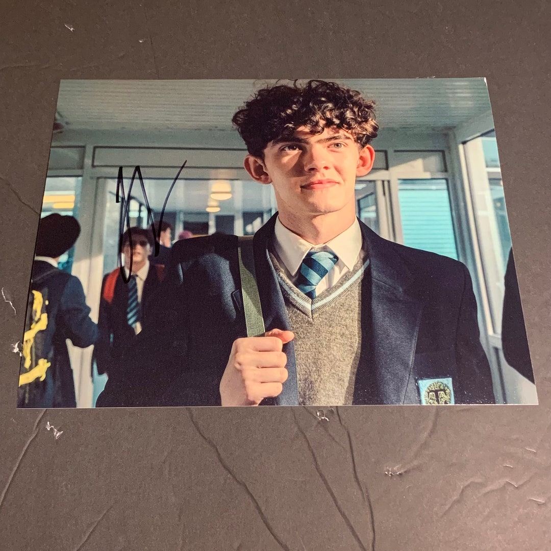 Joe Locke Signed Heartstopper Charlie Classroom LGBTQ 8x10 Photo - Etsy