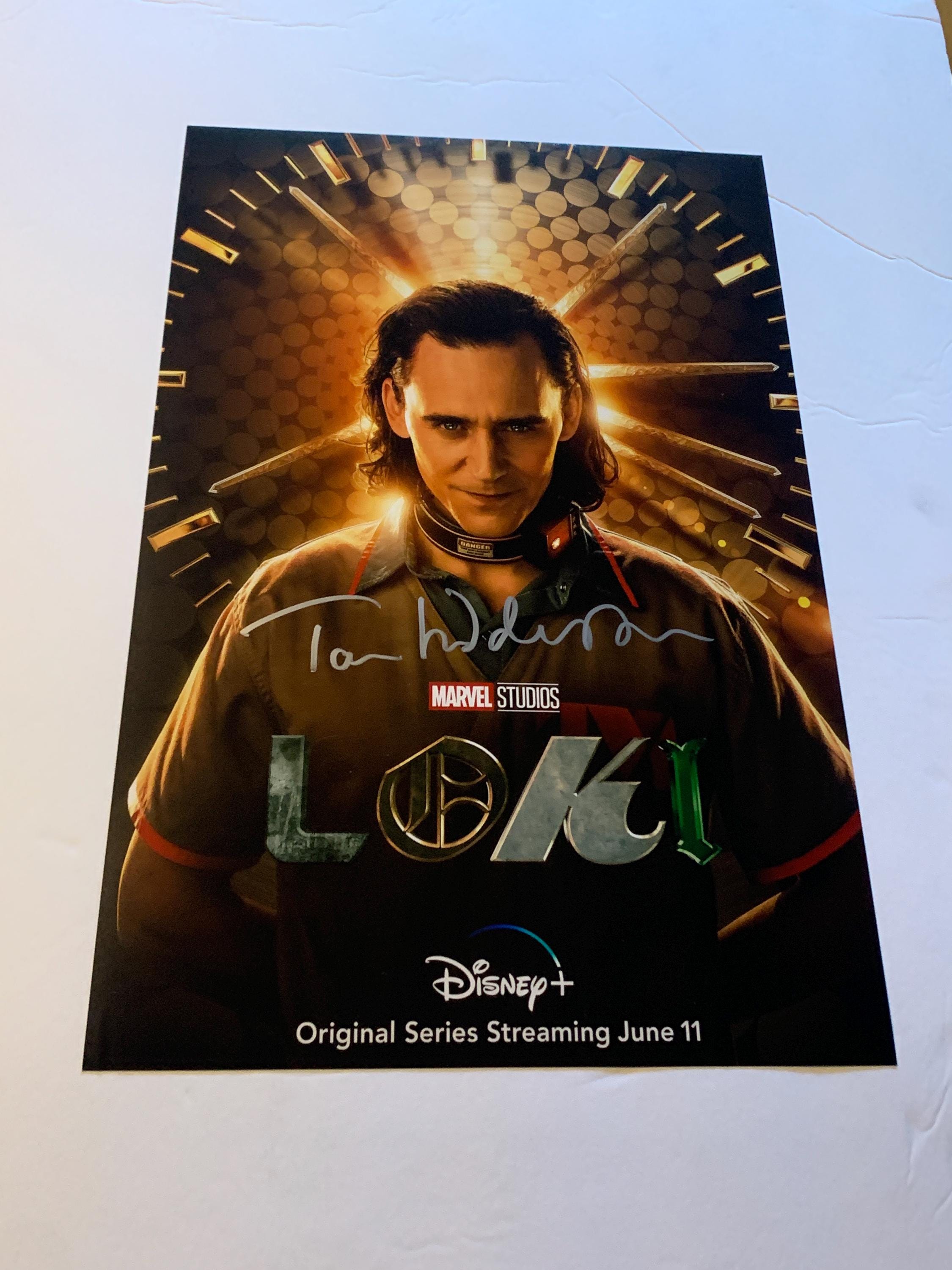 Tom Hiddleston Signed Thor Loki Series Marvel Avengers 11x17 Photo A - Etsy
