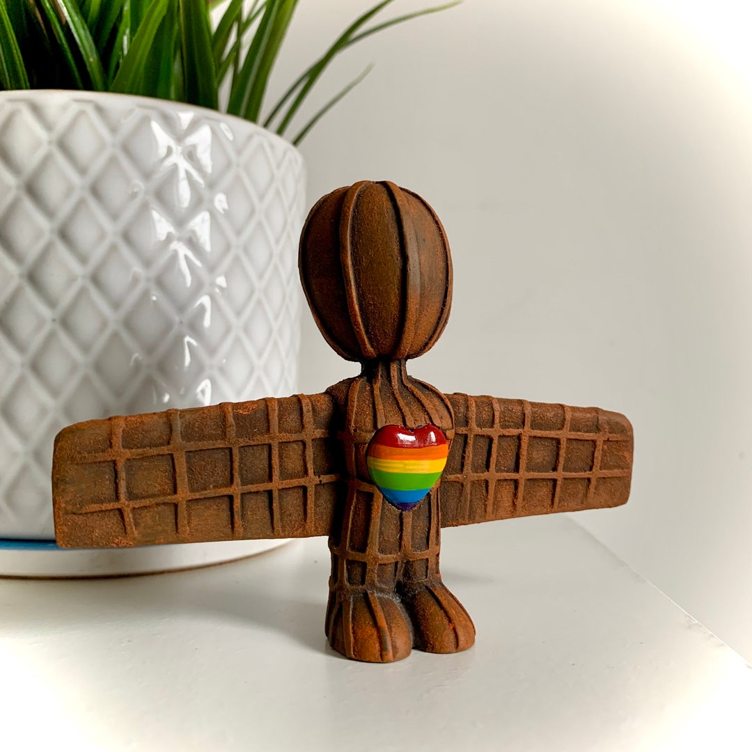 Rainbow Heart Wor Angel of the North Ornament - ECO - Etsy UK