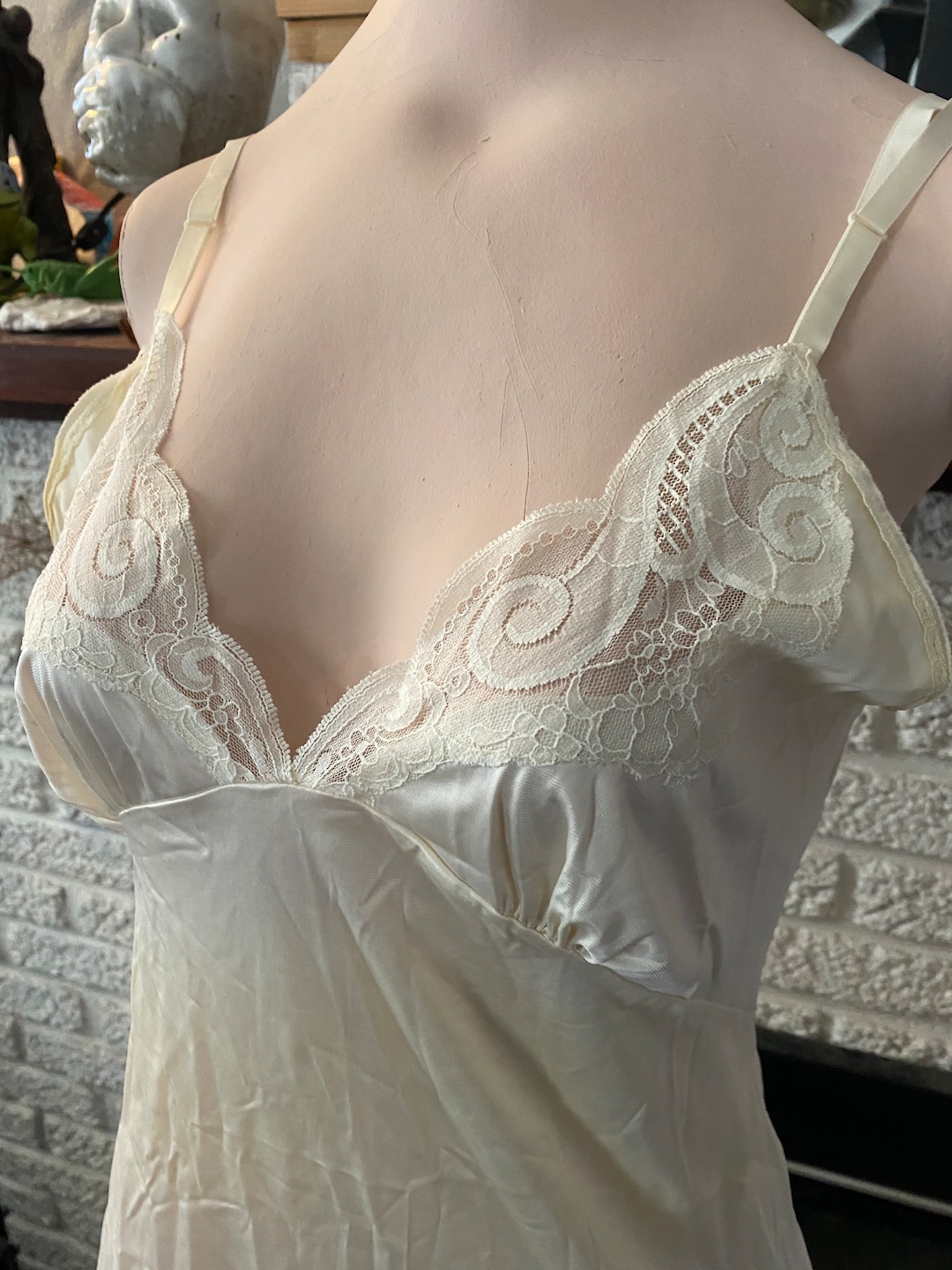 Vintage 100% Nylon, Full Slip, Ivory With Lace Trim, Size M USA - Etsy