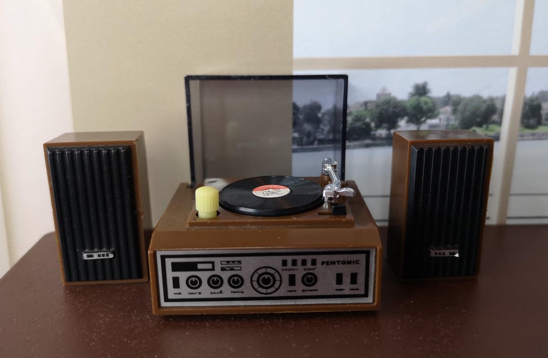 Fleur Doll Record Player and Two Speakers in Working Condition, Stereo ...