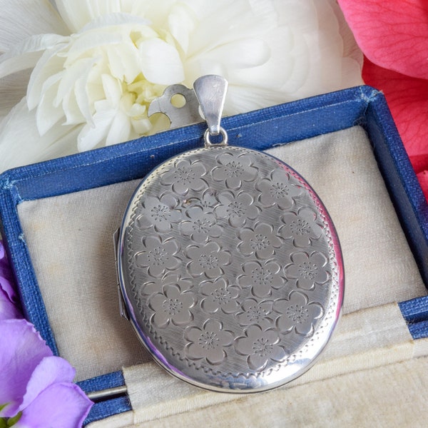 Large Oval Locket - Etsy