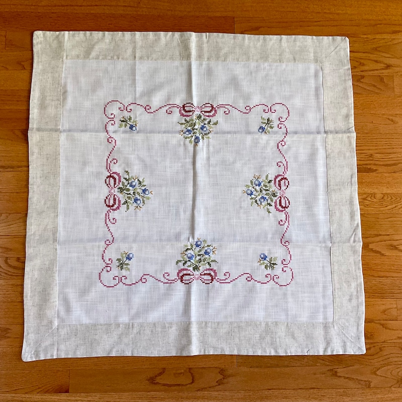 White Tablecloth With Bows - Etsy