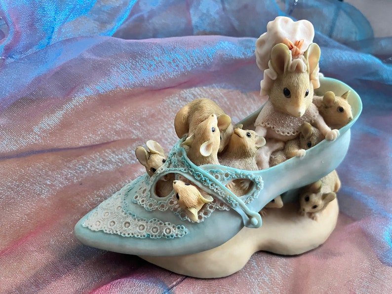 Vintage Beatrix Potter Ceramic Figurine, Mice Family in Shoe, Border ...