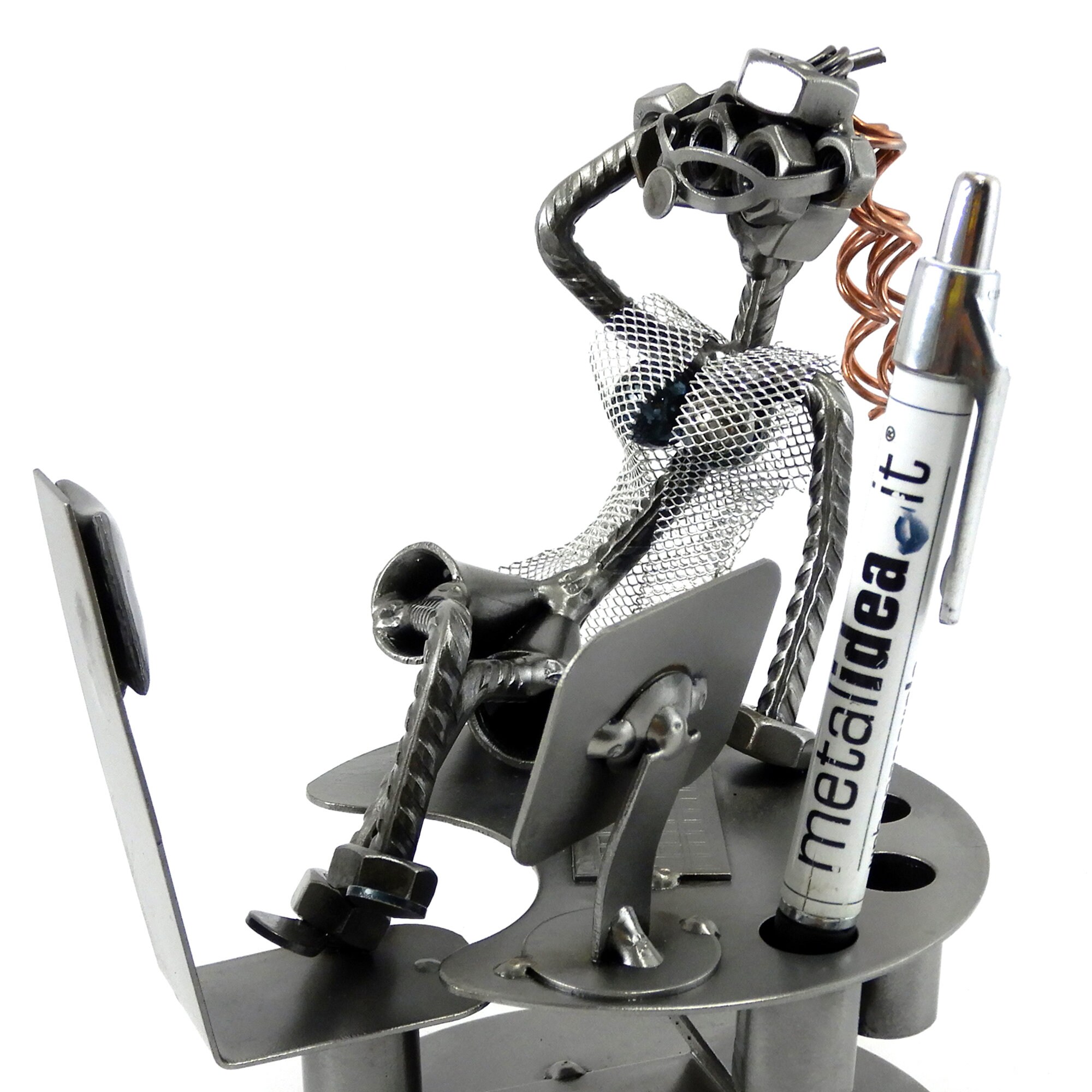 SECRETARIA EMPLEADA RELAJADA escultura en metal reciclado hecho a mano ...