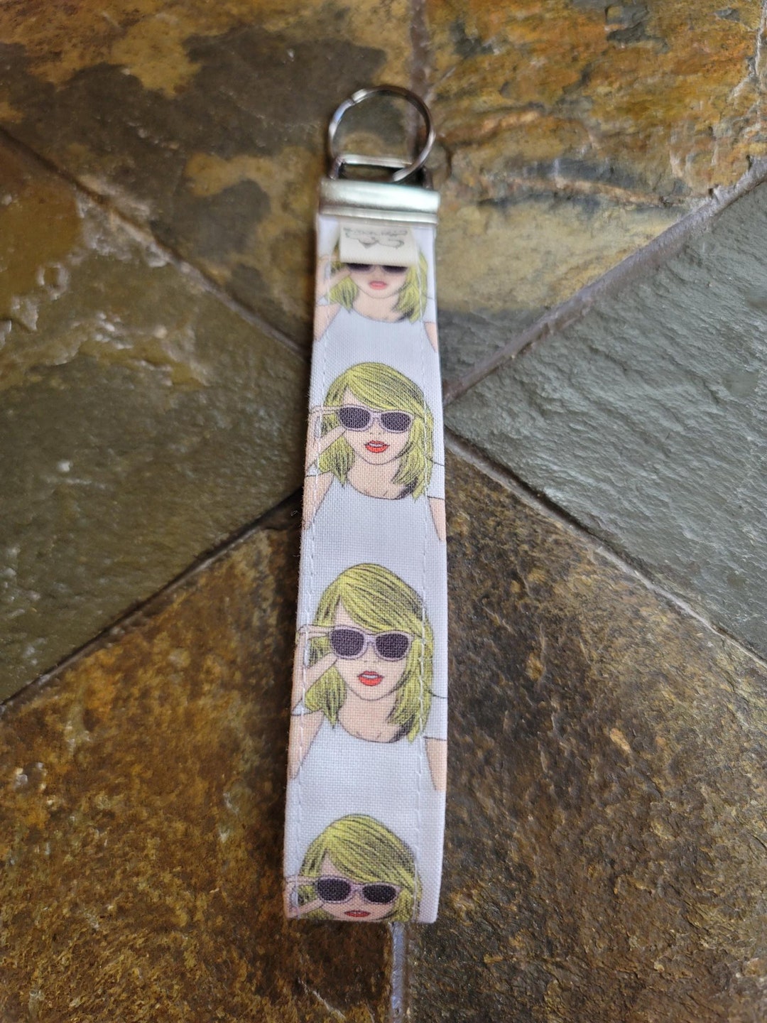 TAYLOR SWIFT Wristlet Keychain Swiftie Fans Sunglasses - Etsy