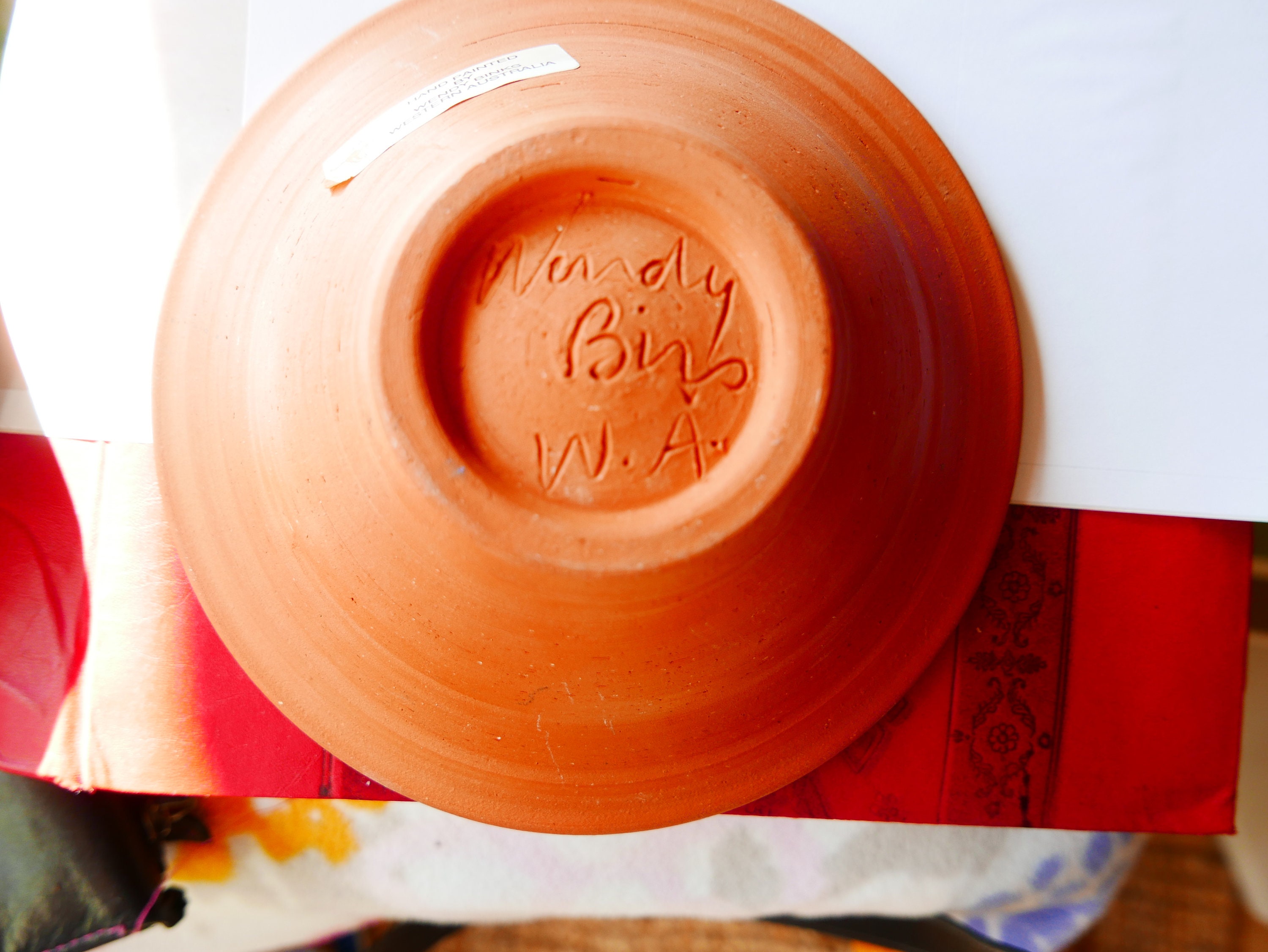 Vintage WENDY BINKS, artista australiana, cuenco temprano con un pájaro ...