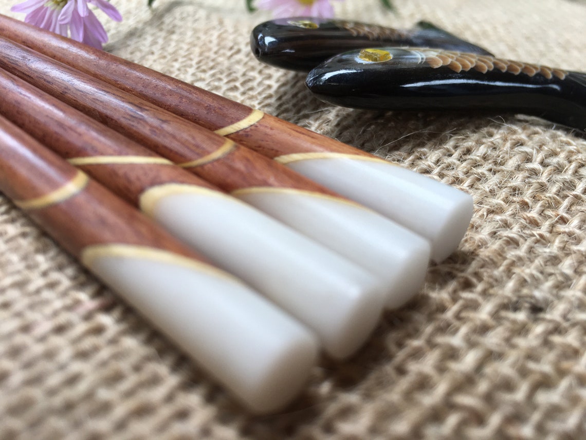 Combo 2 Chopsticks Set With Rests: 2 Pairs of Wood Chopsticks - Etsy