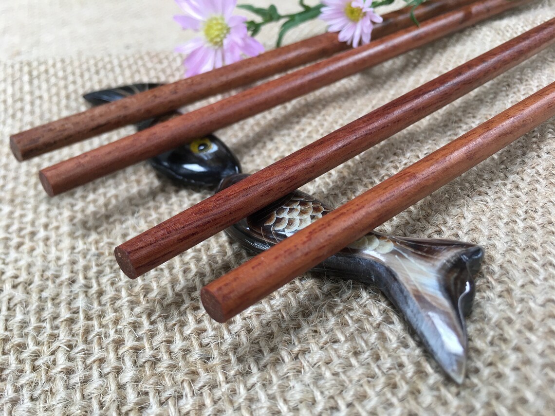 Combo 2 Chopsticks Set With Rests: 2 Pairs of Wood Chopsticks - Etsy