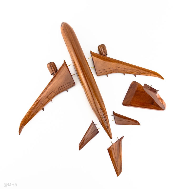 Engraved B787 Wooden Airplane Model – Pilot Gift - Etsy