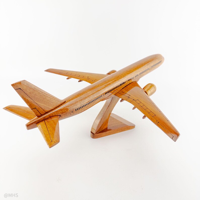 Engraved B777 Wooden Airplane Model – Pilot Gift - Etsy