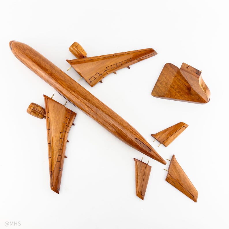 Engraved B777 Wooden Airplane Model – Pilot Gift - Etsy