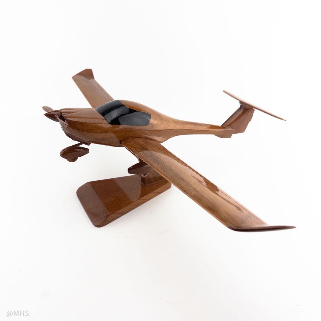 DA20 Aircraft Wooden Scale Model – Pilot Gifts - Etsy