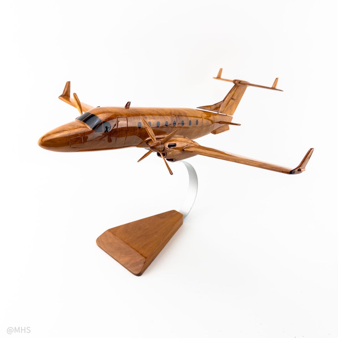 Beechcraft 1900 Aircraft Scale Model - Wooden Airplane Model – Pilot ...