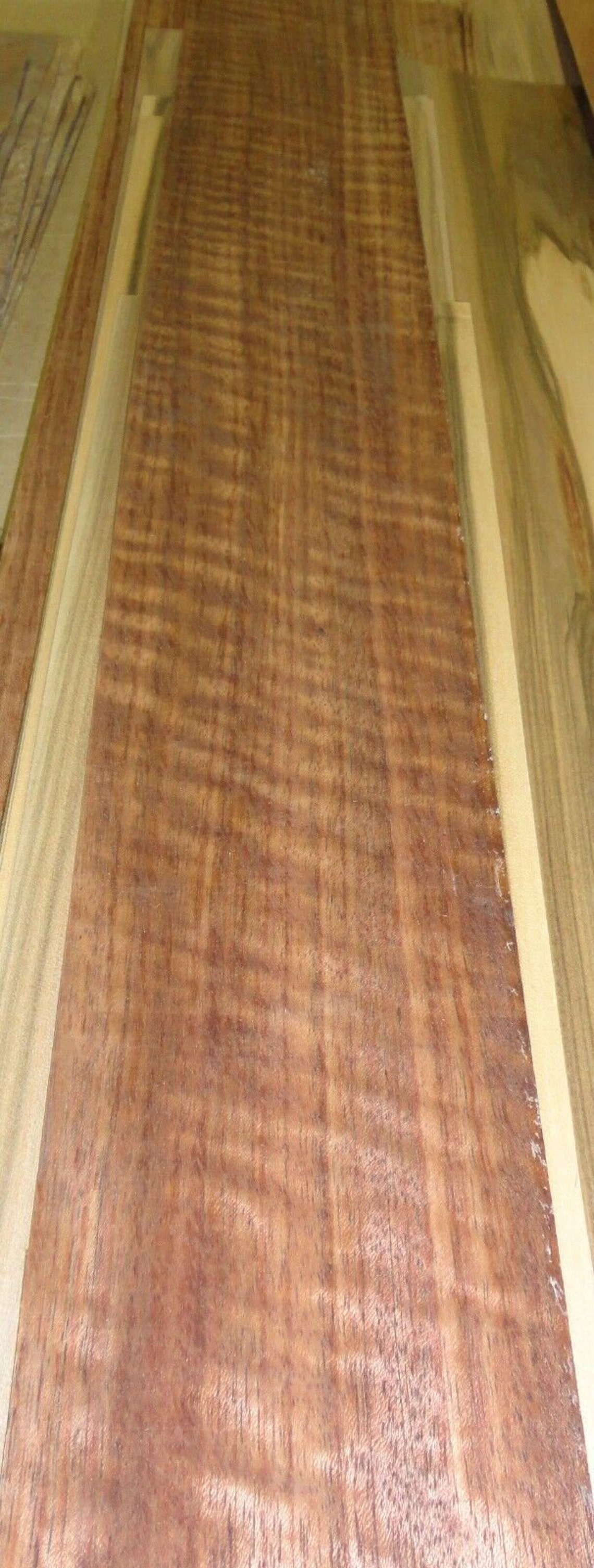 Etimoe Figured Wood Veneer 3.75" X 24" Raw No Backing 1/42" Thickness ...
