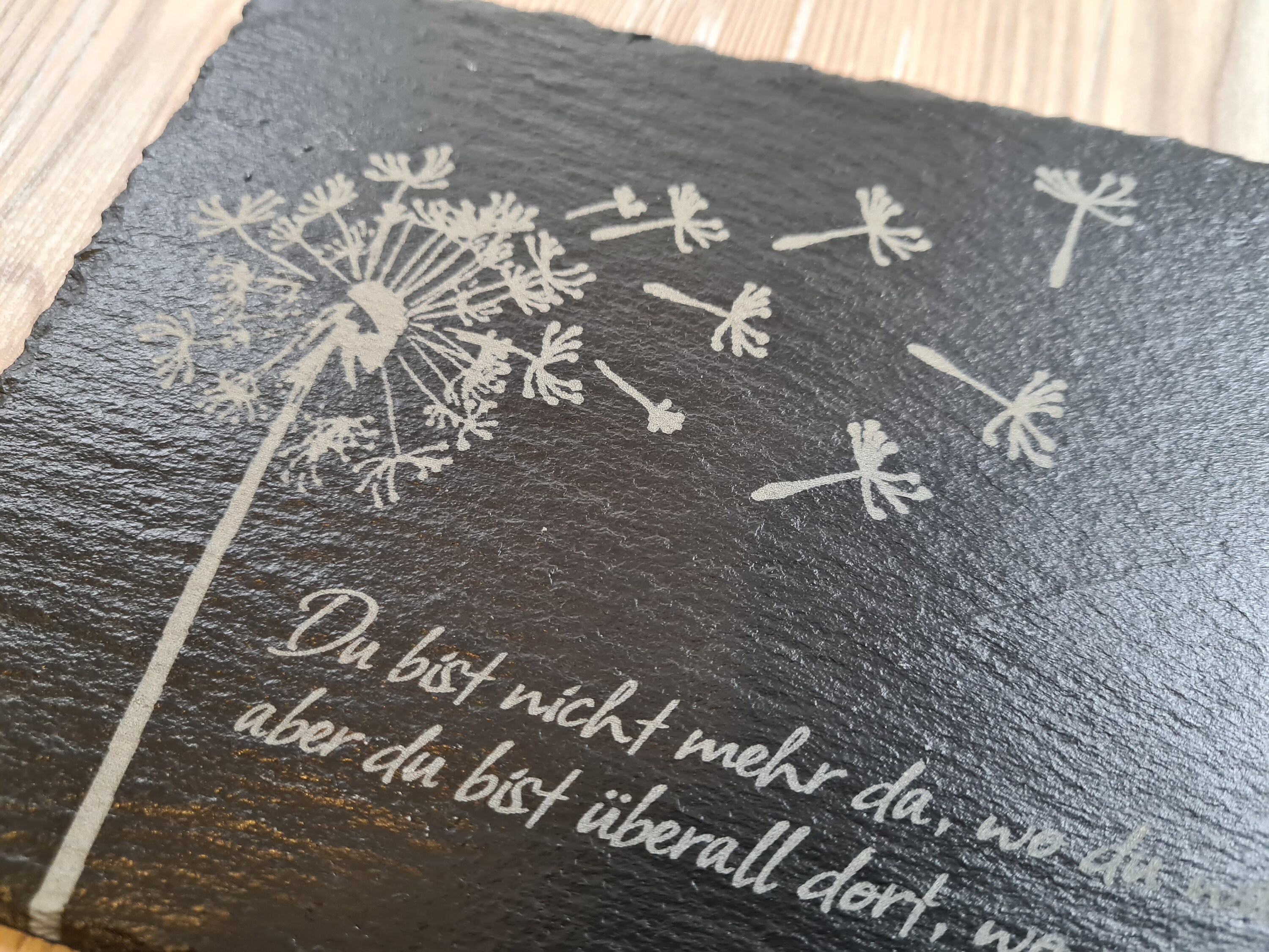 Spannende Schiefertafel Mit Spruch Bild