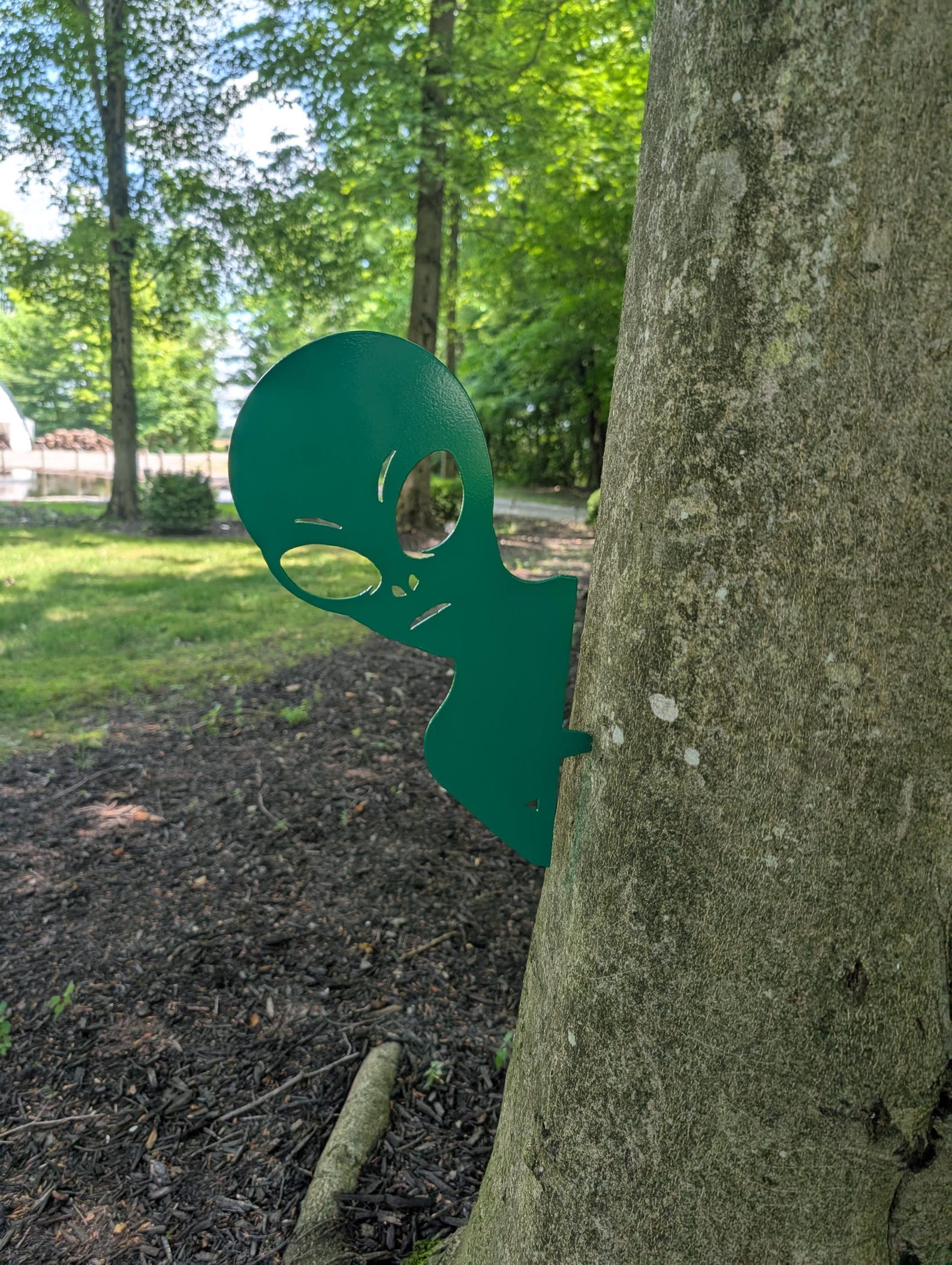 Metal Alien Yard Art: Extra Terrestrial Corner Peeker Bracket, UFO ...