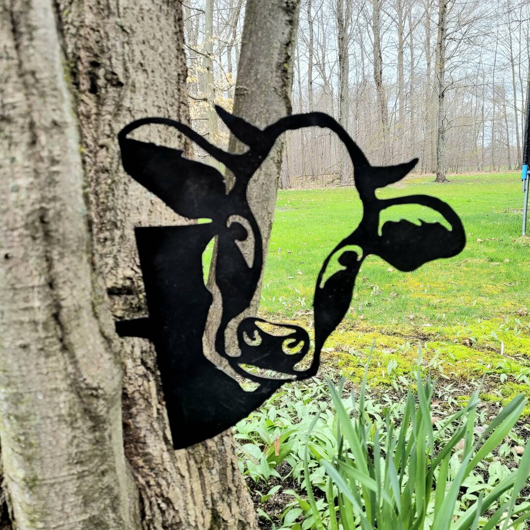Peeking Cow Tree Stake: Black Metal Farmhouse Decor - Etsy