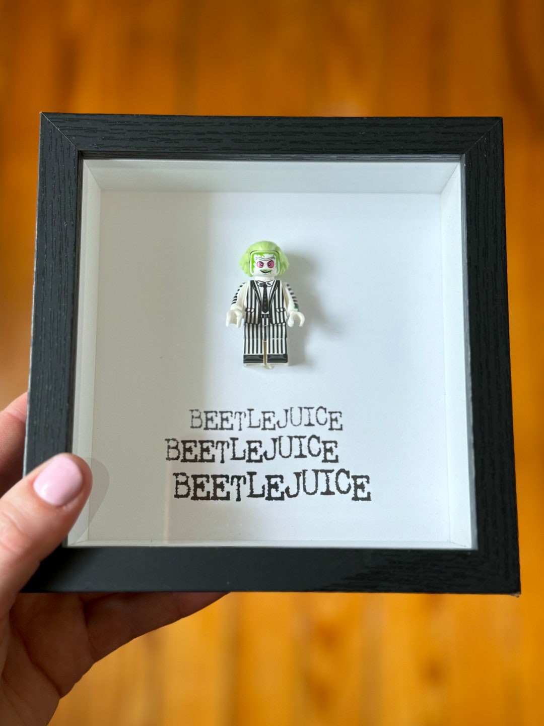 Beetlejuice Beetlejuice Beetlejuice Mini-Figure Shadow Box Regalo de ...
