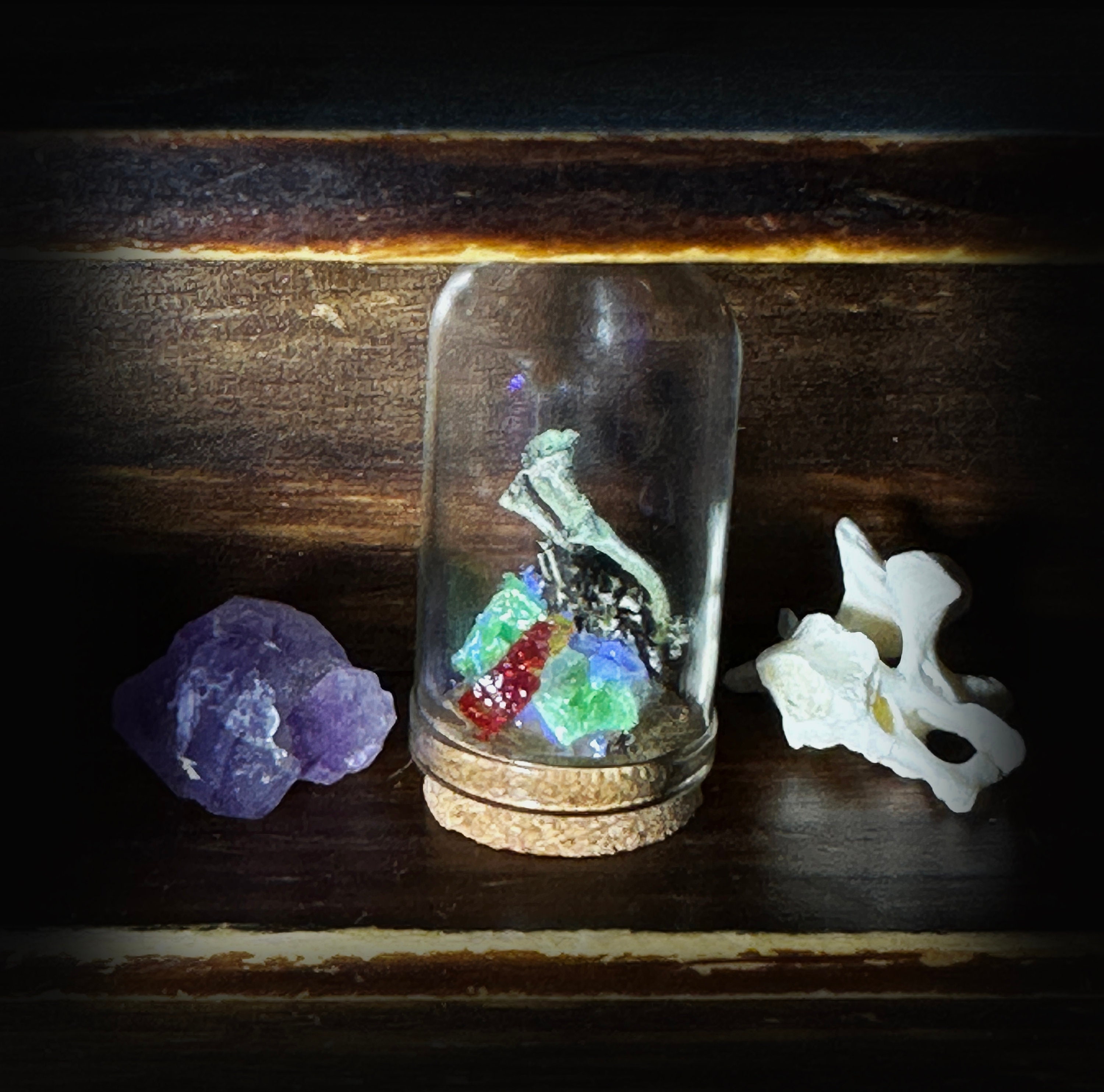 Mutant Lichens on Uranium and Cobalt Glass - Glow in the Dark Oddities ...