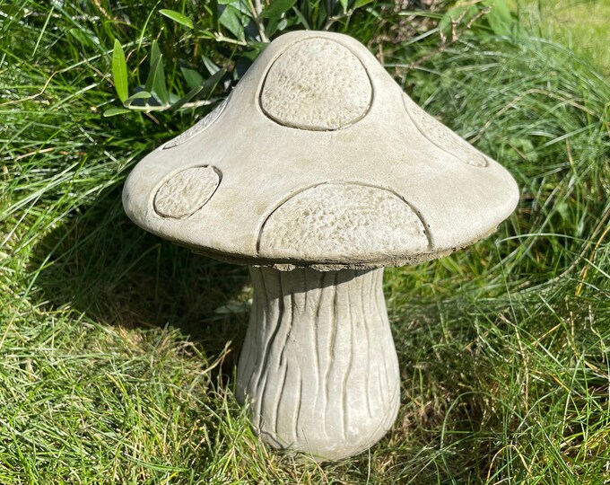 Toadstool Statue Mushroom Stone Outdoor Decoration Concrete Garden ...