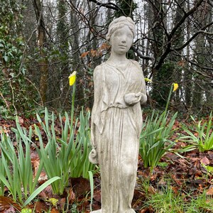 Greek Lady Stone Garden Statue | Outdoor Classical Roman God Sculpture ...