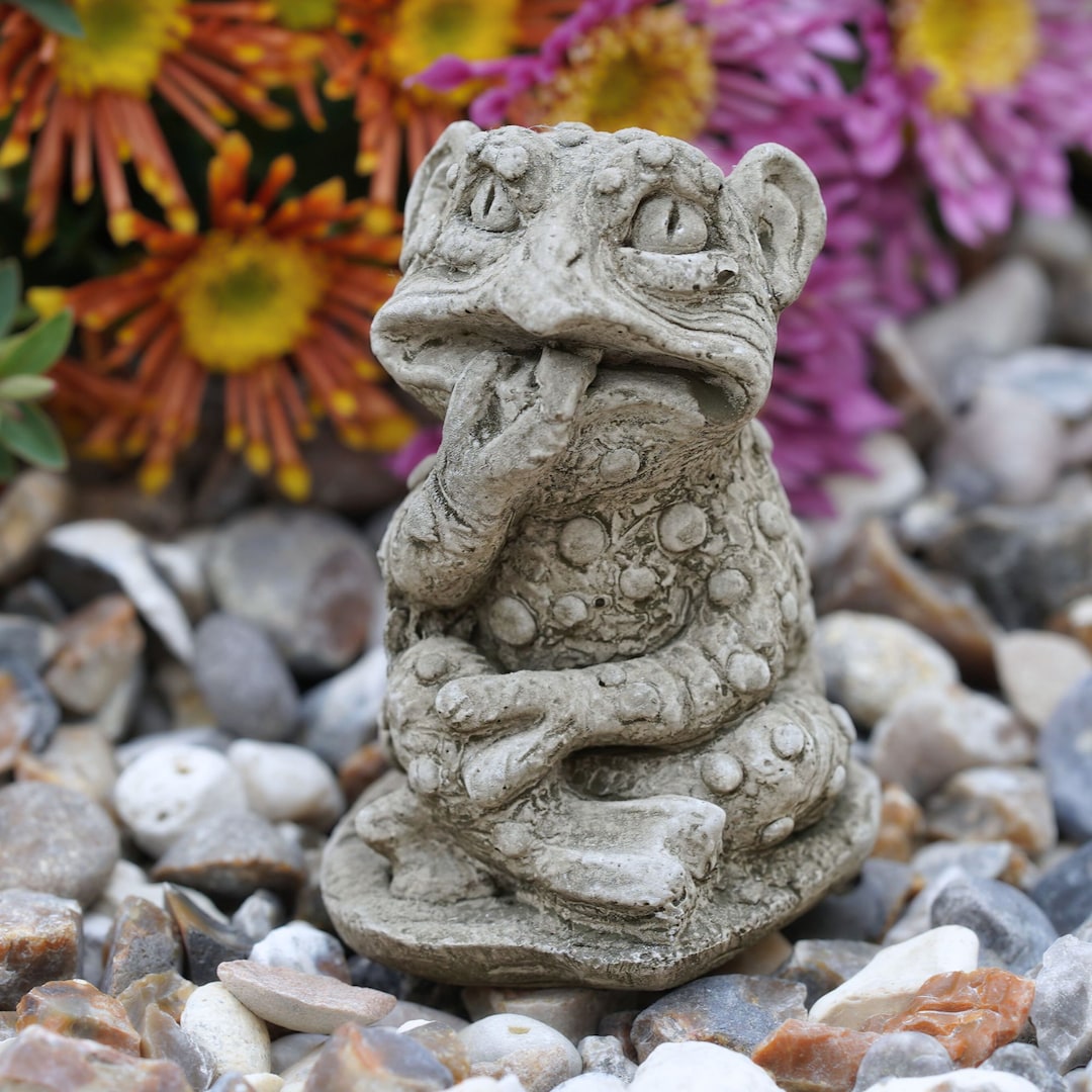 Frog Gargoyle Stone Statue | Gremlin Sprite Mythical Concrete Garden ...
