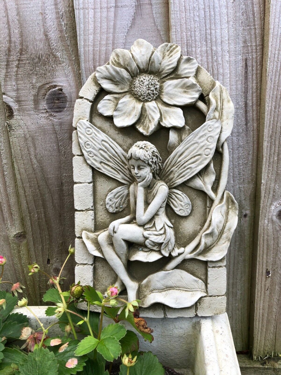 Resting Fairy Stone Hanging Plaque | Outdoor Garden Ornament Cherub ...