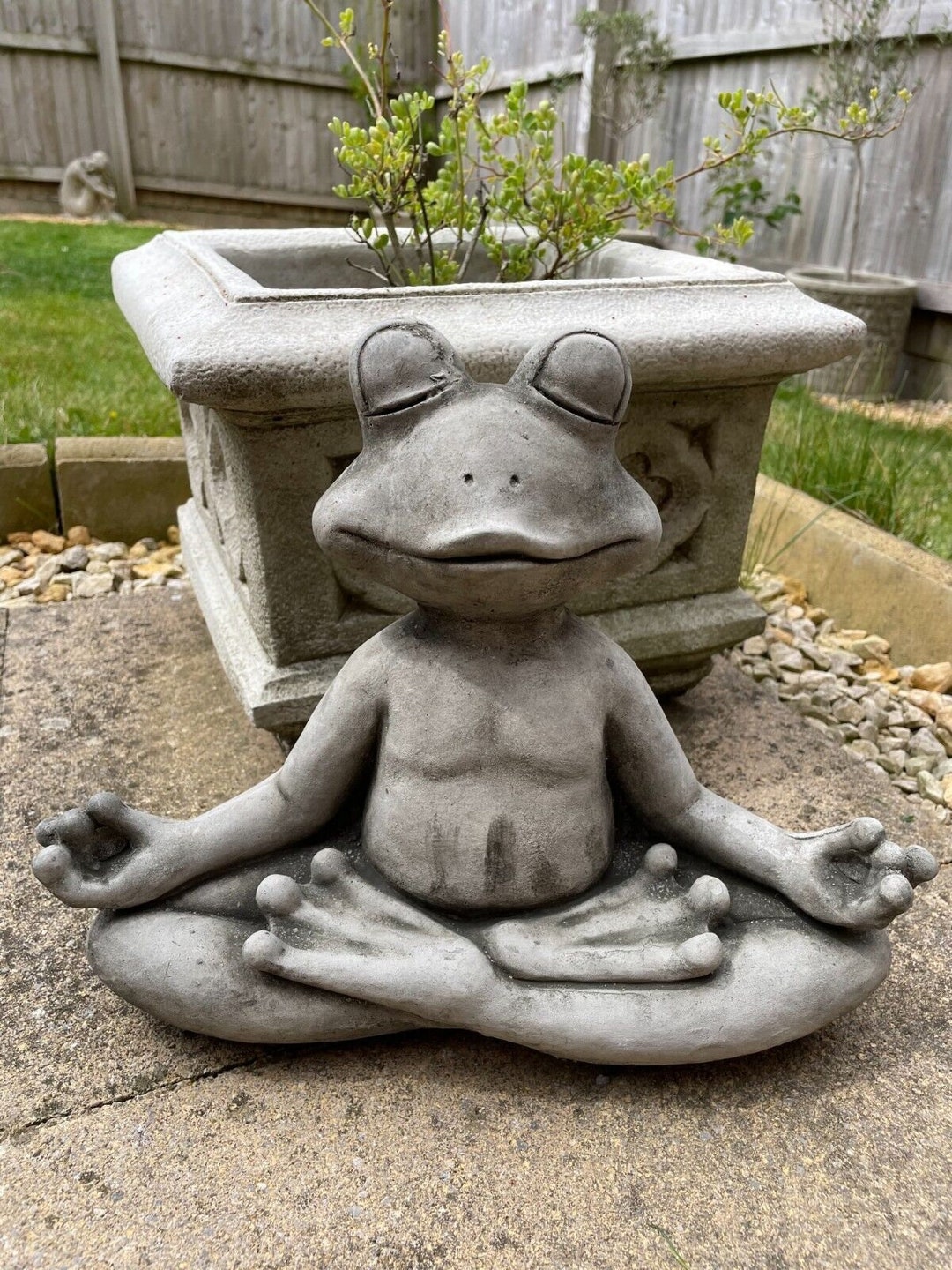 Meditating Frog Stone Garden Statue | Outdoor Animal Sculpture Toad ...