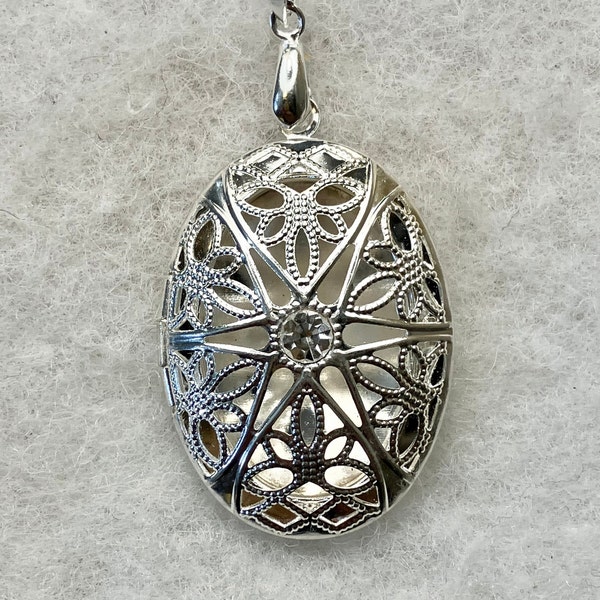 Filigree Locket - Etsy