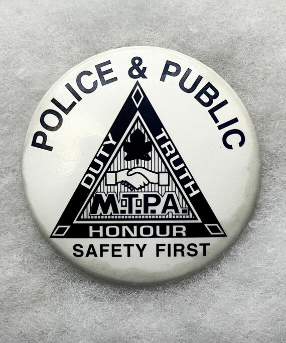 Police and public safety first - vintage pin back but… - Gem