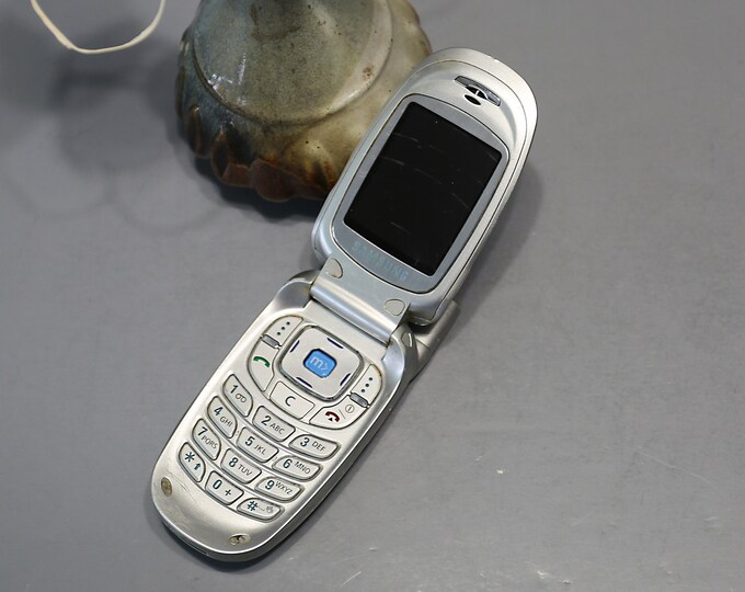 Vintage Flip Phone/samsung Early Flip Phone/tech - Etsy