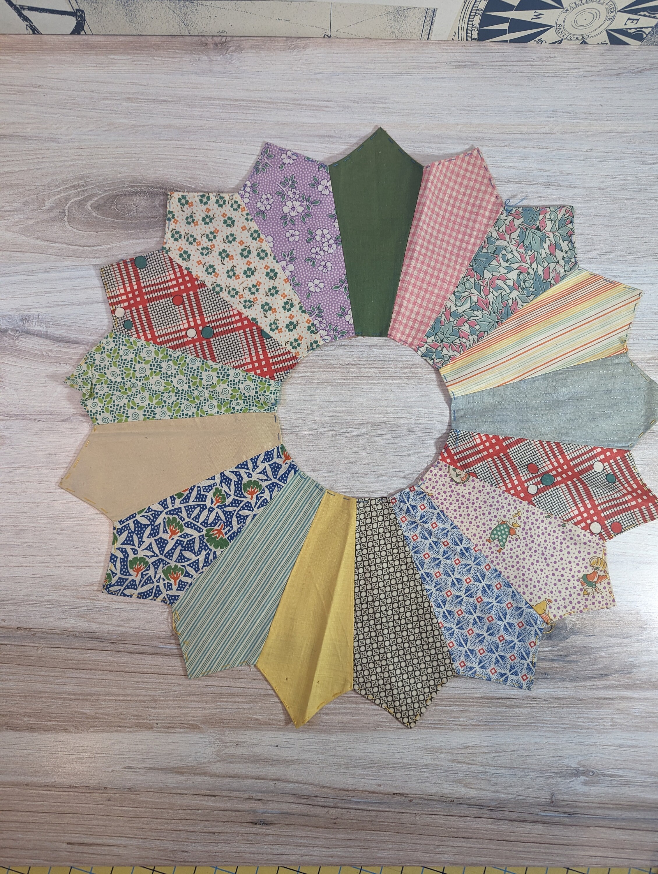 Beautiful Large Dresden Plate Quilt Block, 1930s/1940s Fabric ...