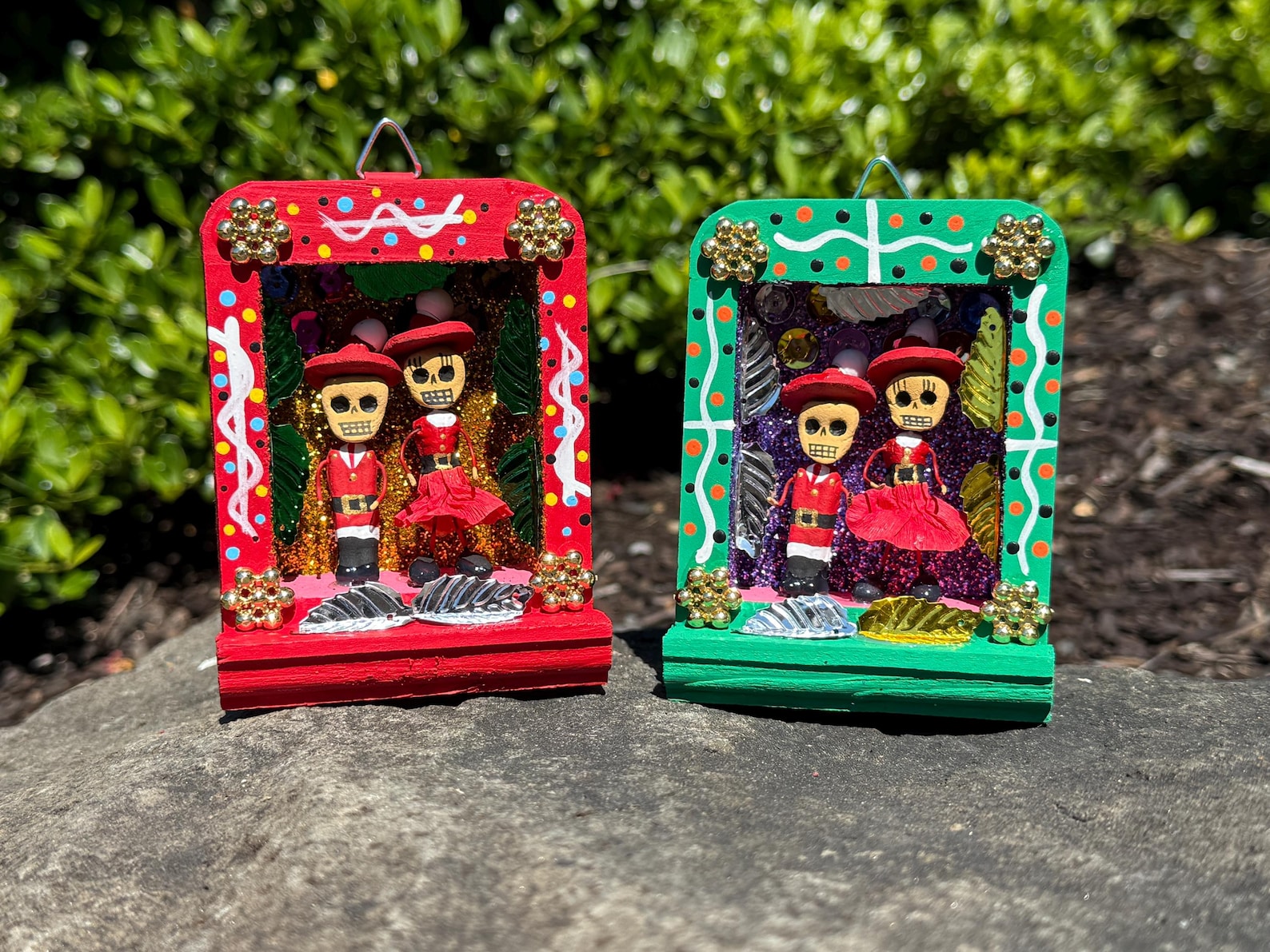 Christmas Calavera Nicho: Mexican Kitsch Folk Art, Santa & Mrs. Claus ...